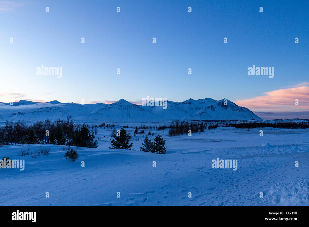 Early dawn landscape hi-res stock photography and images - Alamy
