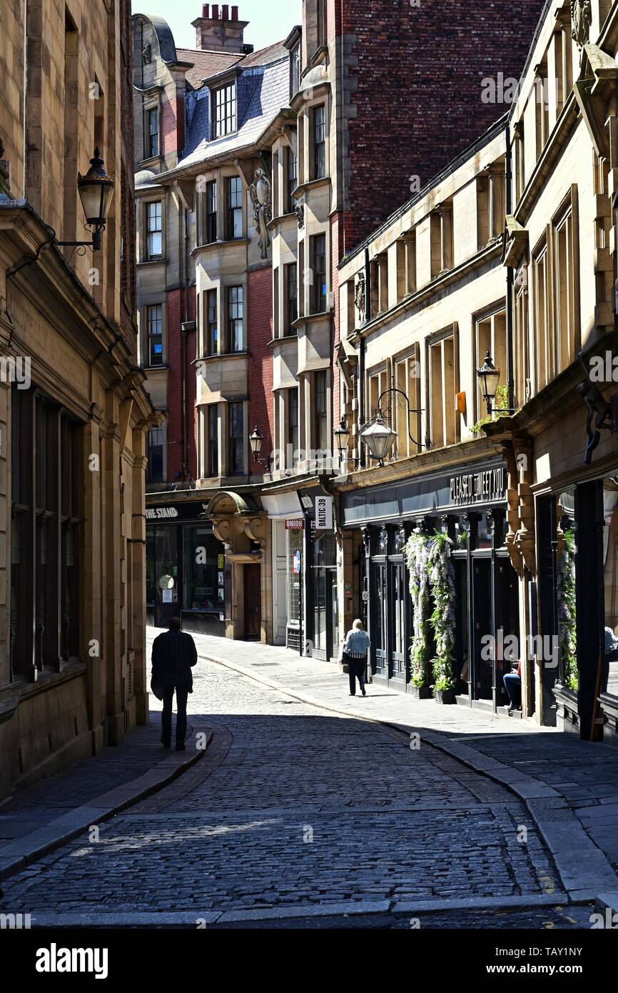 High Bridge in Newcastle, a narrow cobbled street Stock Photo - Alamy