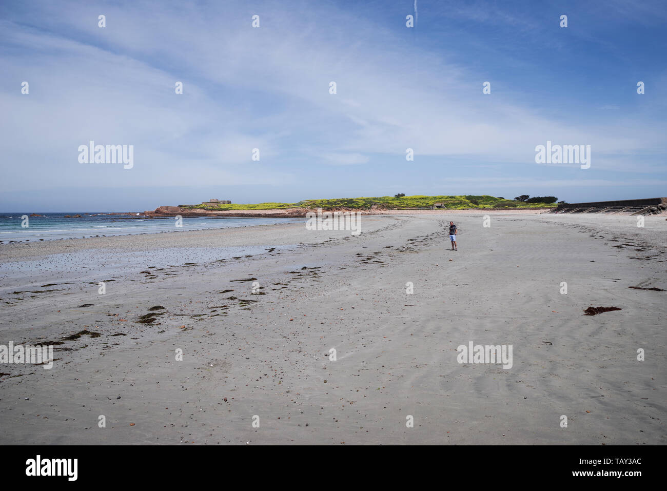 Channel islands guernsey vazon bay hi-res stock photography and images ...