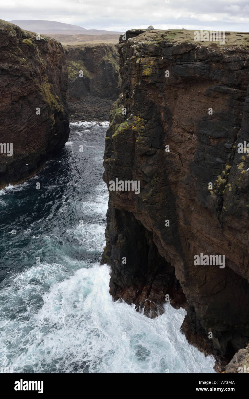 Eshaness cliffs hi-res stock photography and images - Alamy