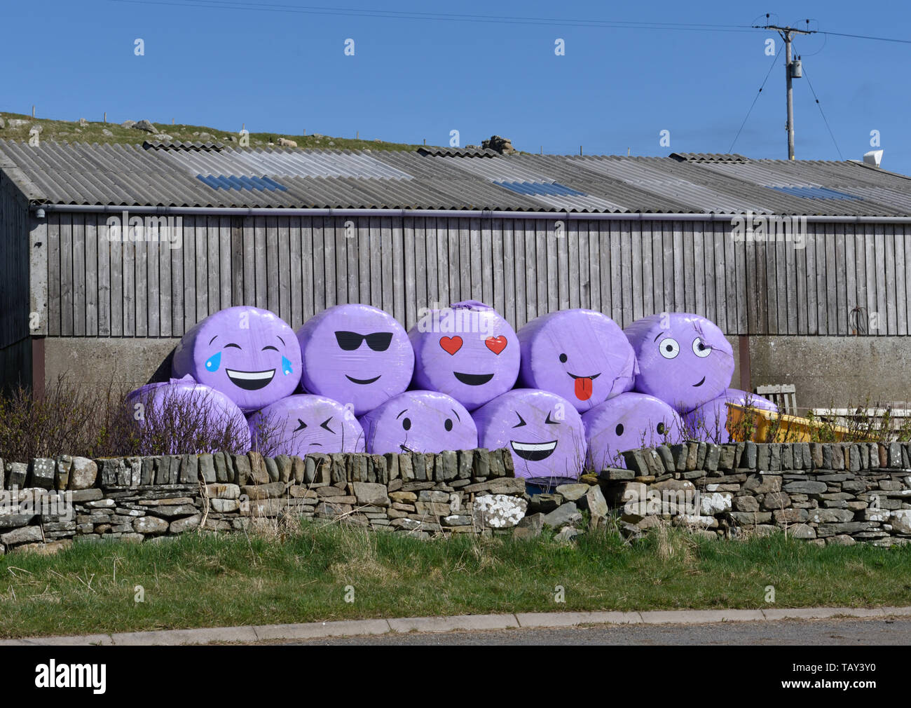 Countryside emojis hi-res stock photography and images - Alamy