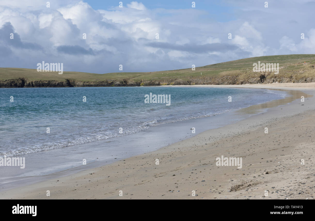 tombolo beach at St. Ninian's Isle, Shetland, Scotland, UK Stock Photo ...