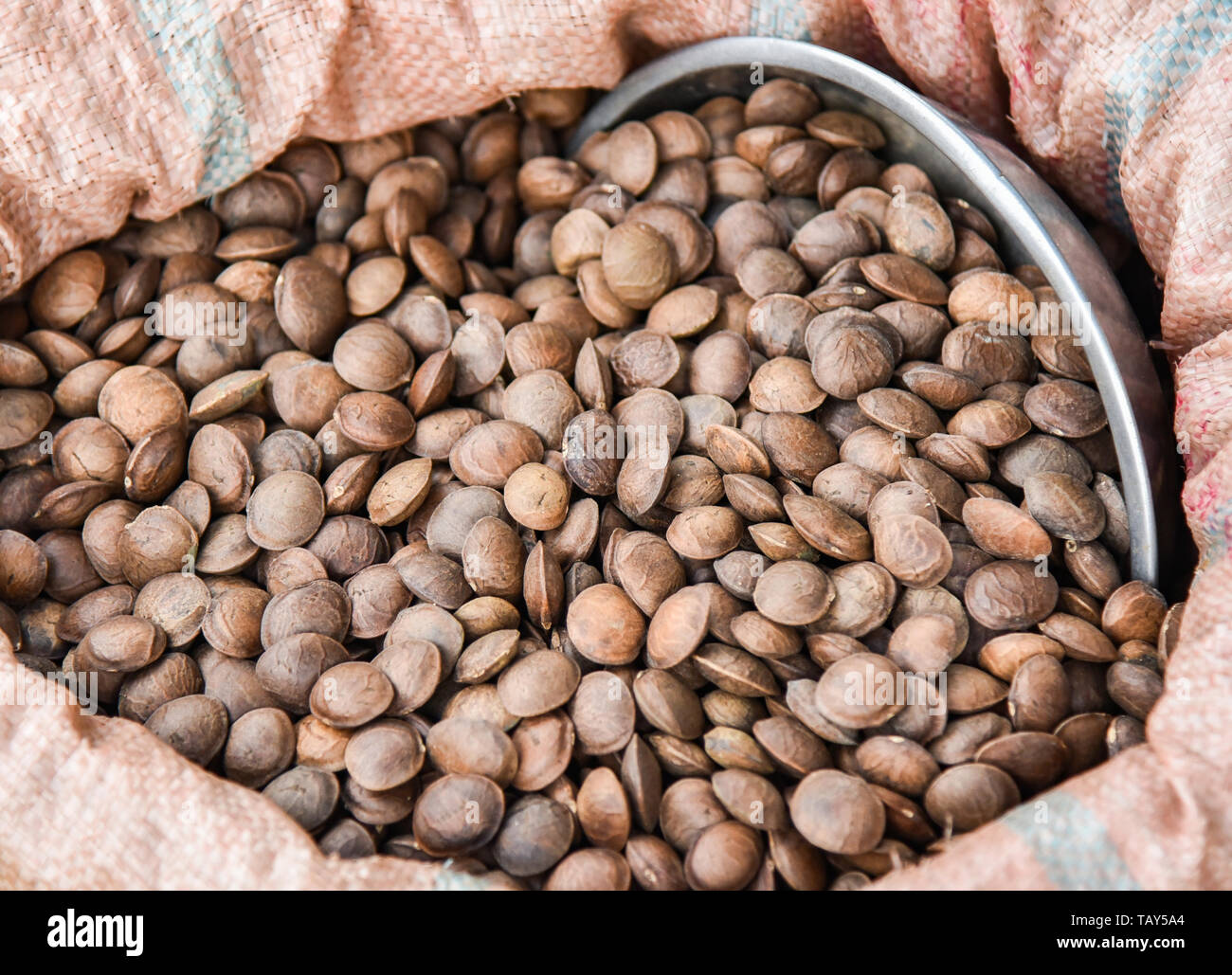 Sacha Inchi seed or inca peanut in bag Sack / star inca Stock Photo - Alamy