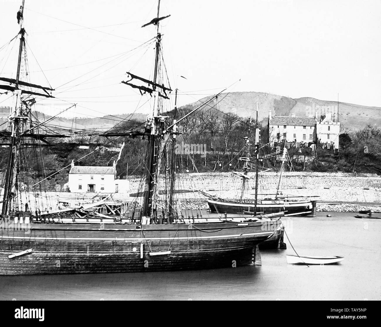 Burntisland castle hi-res stock photography and images - Alamy