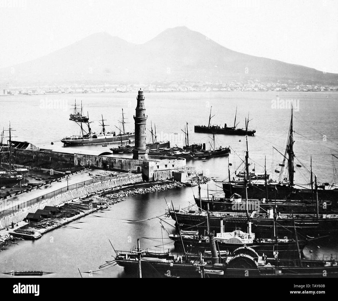 Lighthouse ships hi-res stock photography and images - Alamy