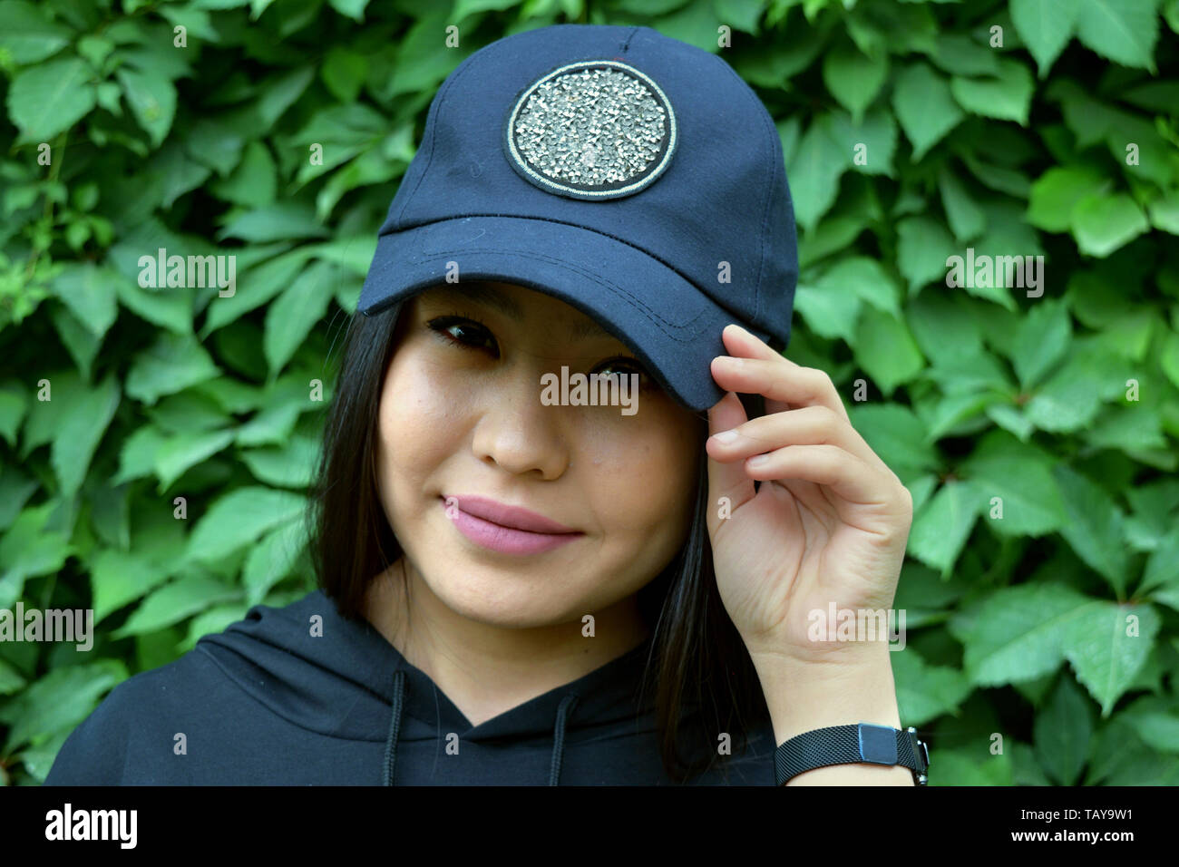 Asian woman brunette hi-res stock photography and images - Alamy
