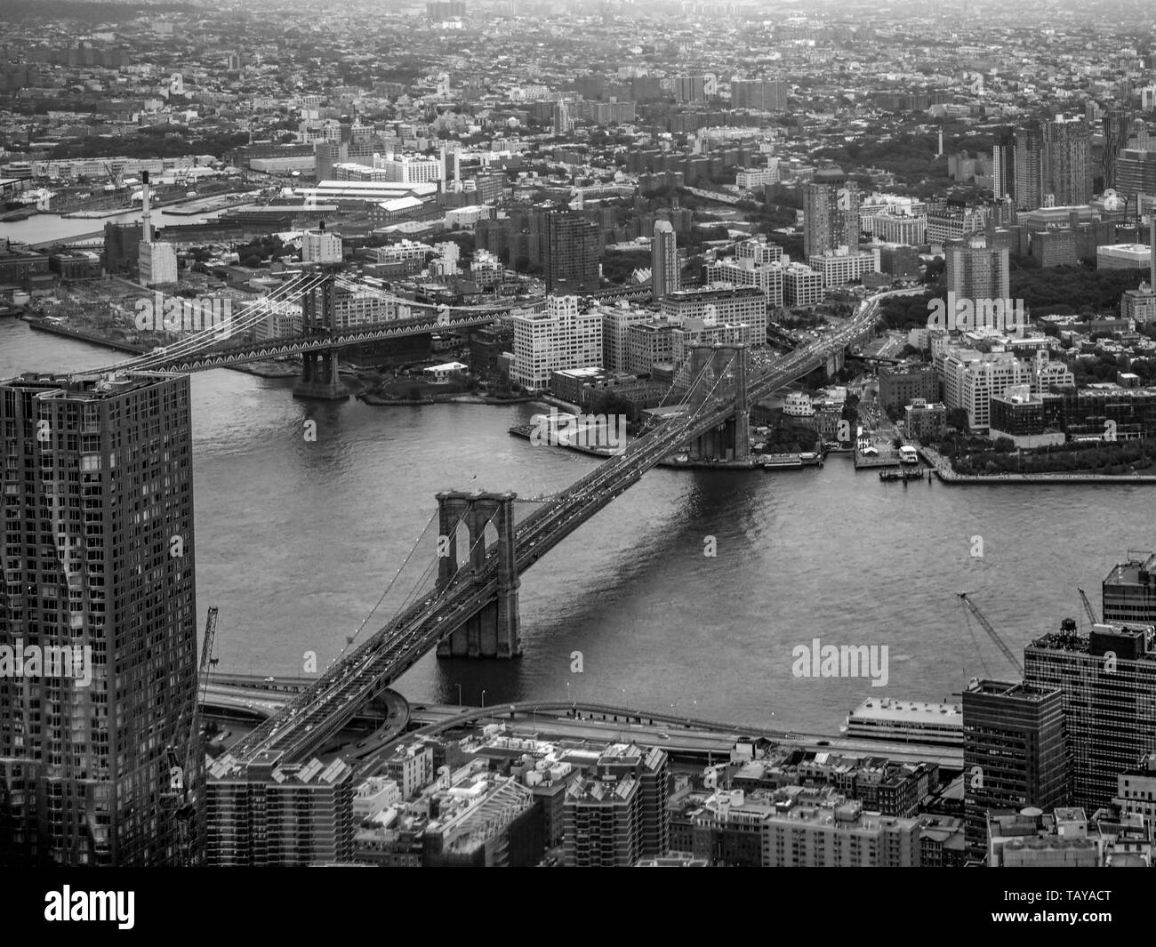 Aerial view of brooklyn bridge hi-res stock photography and images - Alamy