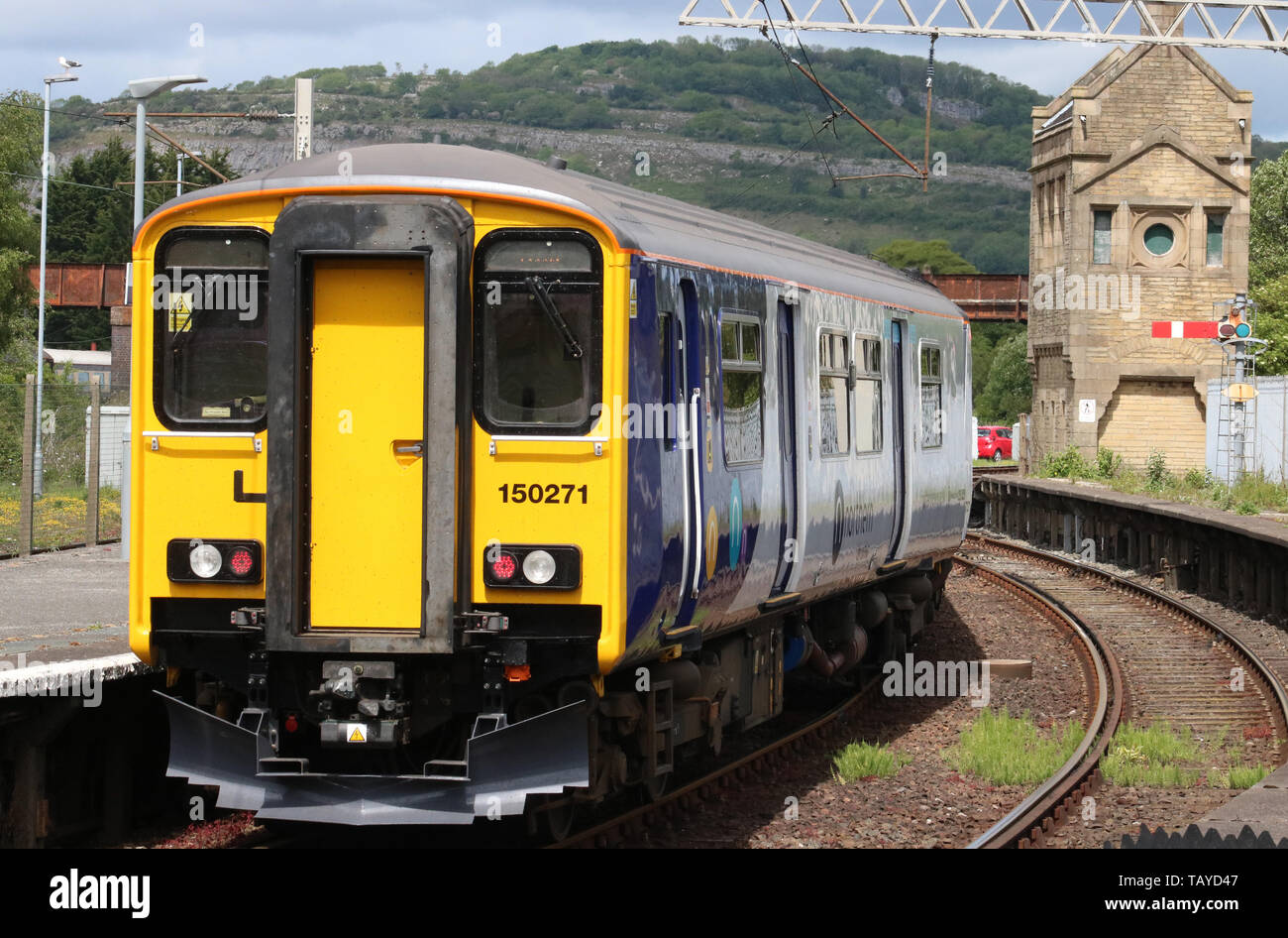 Diesel multiple unit train leaving hi-res stock photography and images ...