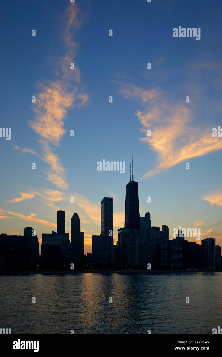 Chicago Skyline at sunset, Chicago, Illinois, United States Stock Photo ...