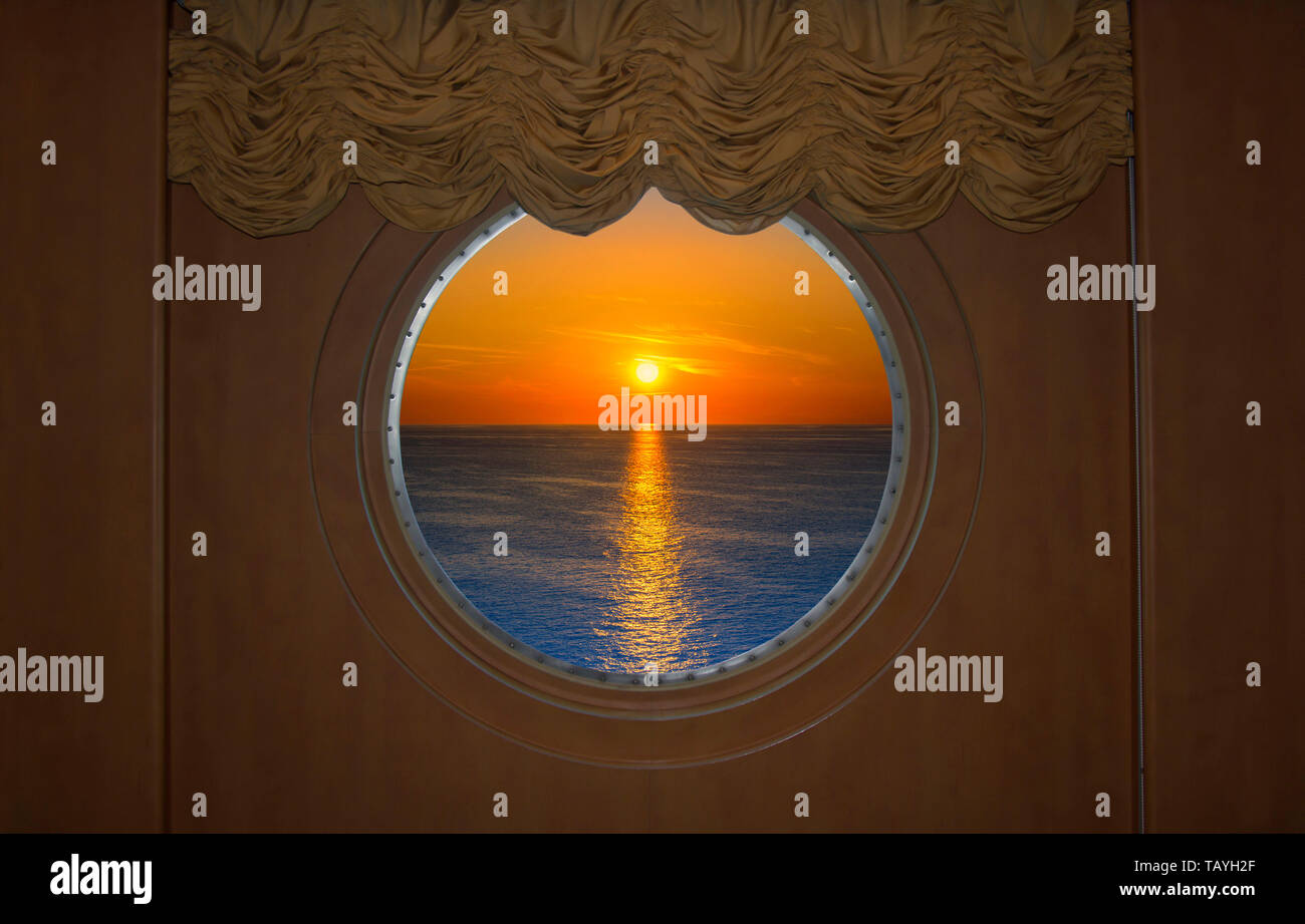 Round boat window hi-res stock photography and images - Alamy