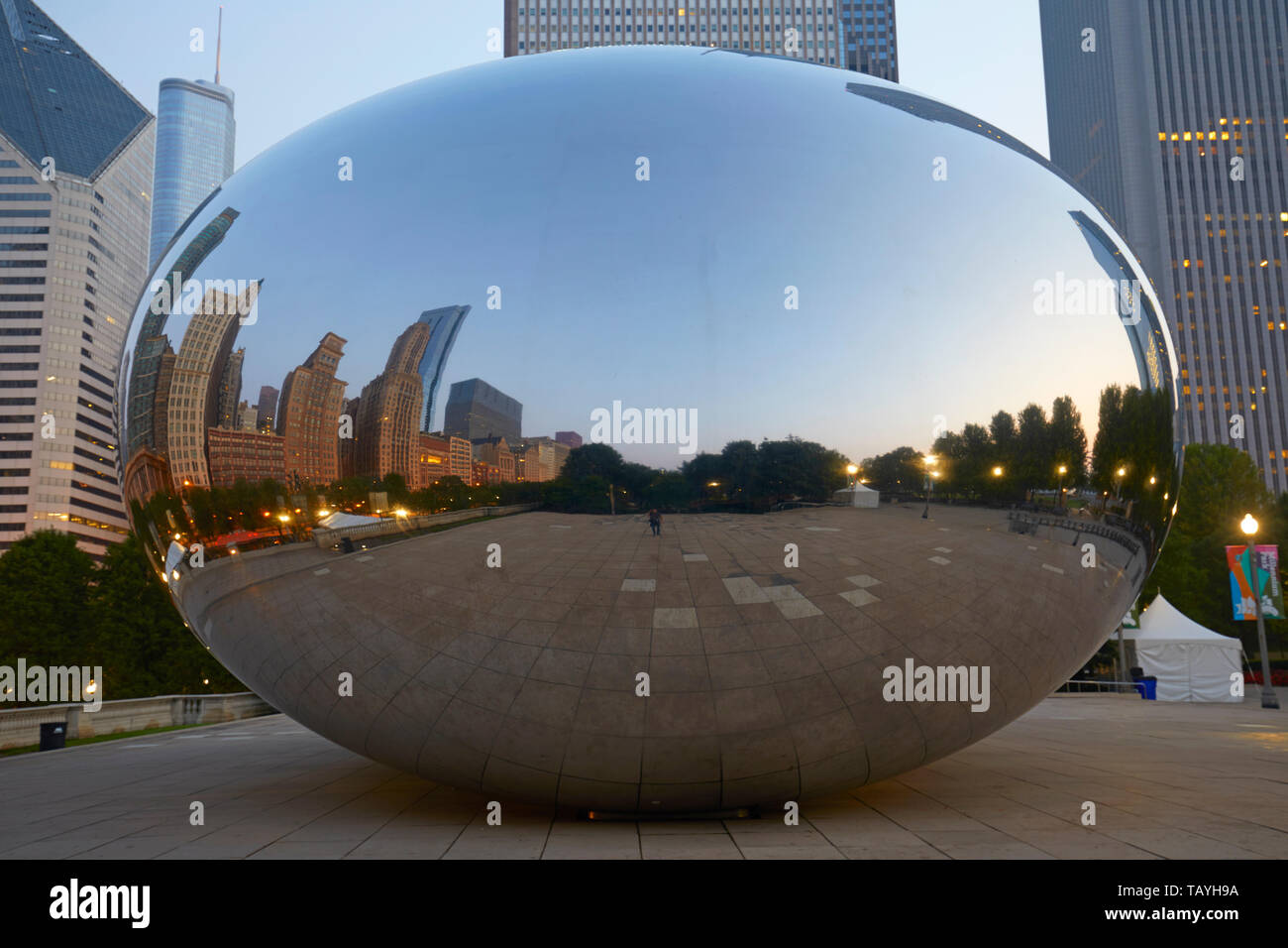 The sculpture Cloud Gate, also known as the Bean, at Millenium Park ...