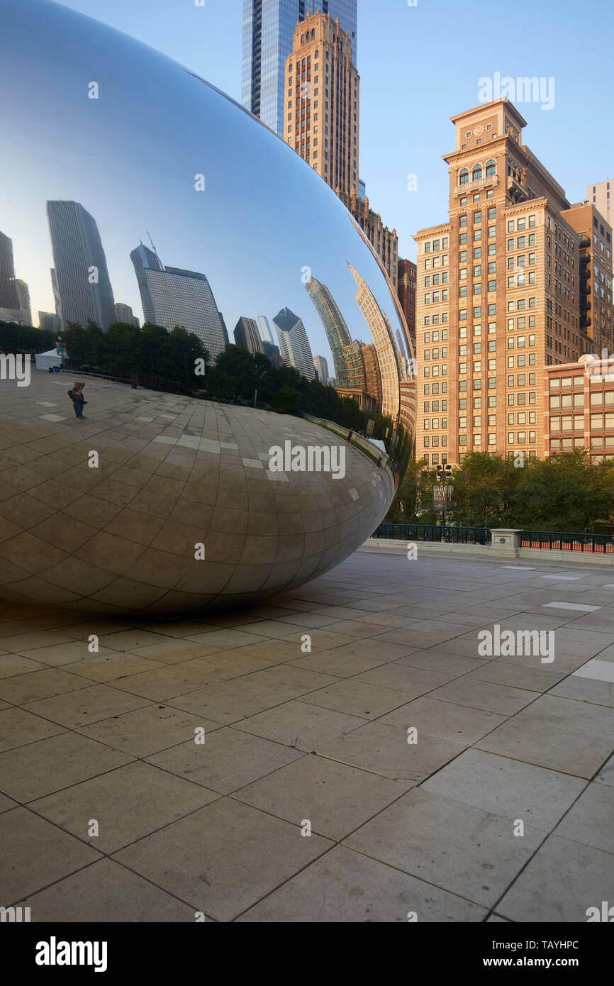 The sculpture Cloud Gate, also known as the Bean, at Millenium Park ...