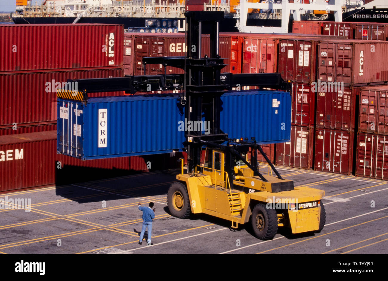 Containerized freight loading and unloading at the Port of Savannah ...