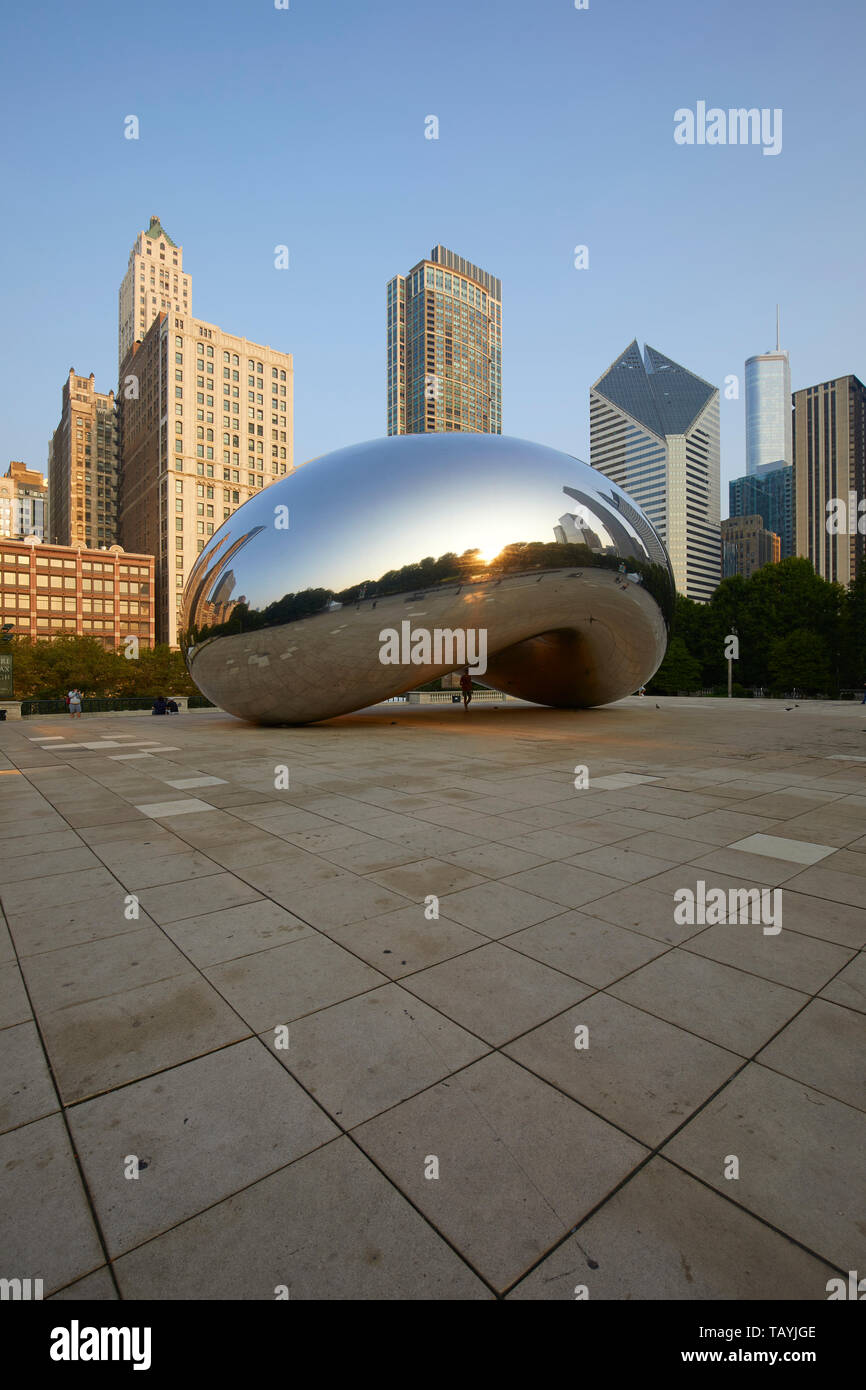 The sculpture Cloud Gate, also known as the Bean, at Millenium Park ...
