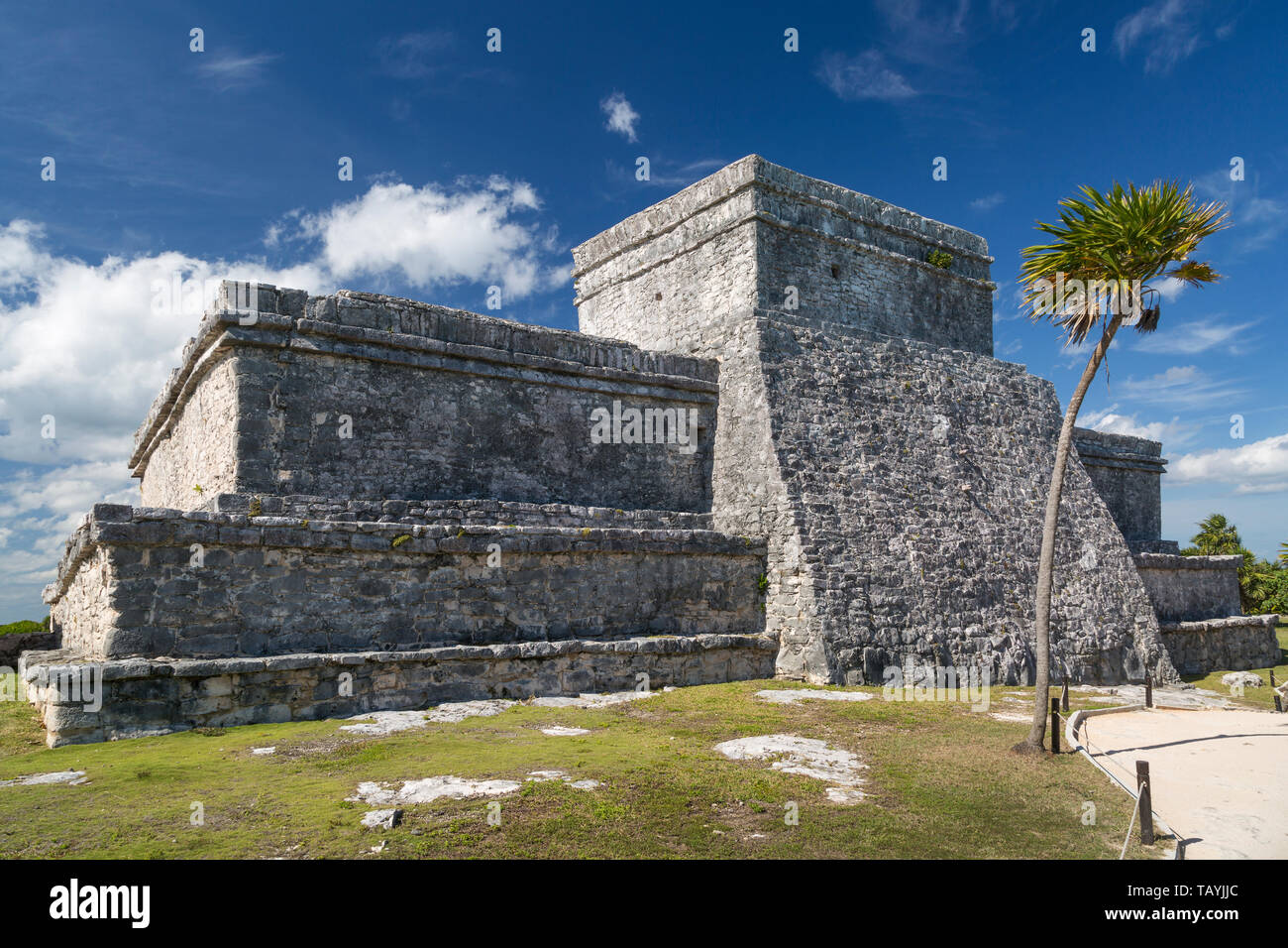 Ruins of the Mayan temple grounds at Tulum, Yucatan, Mexico Stock Photo ...