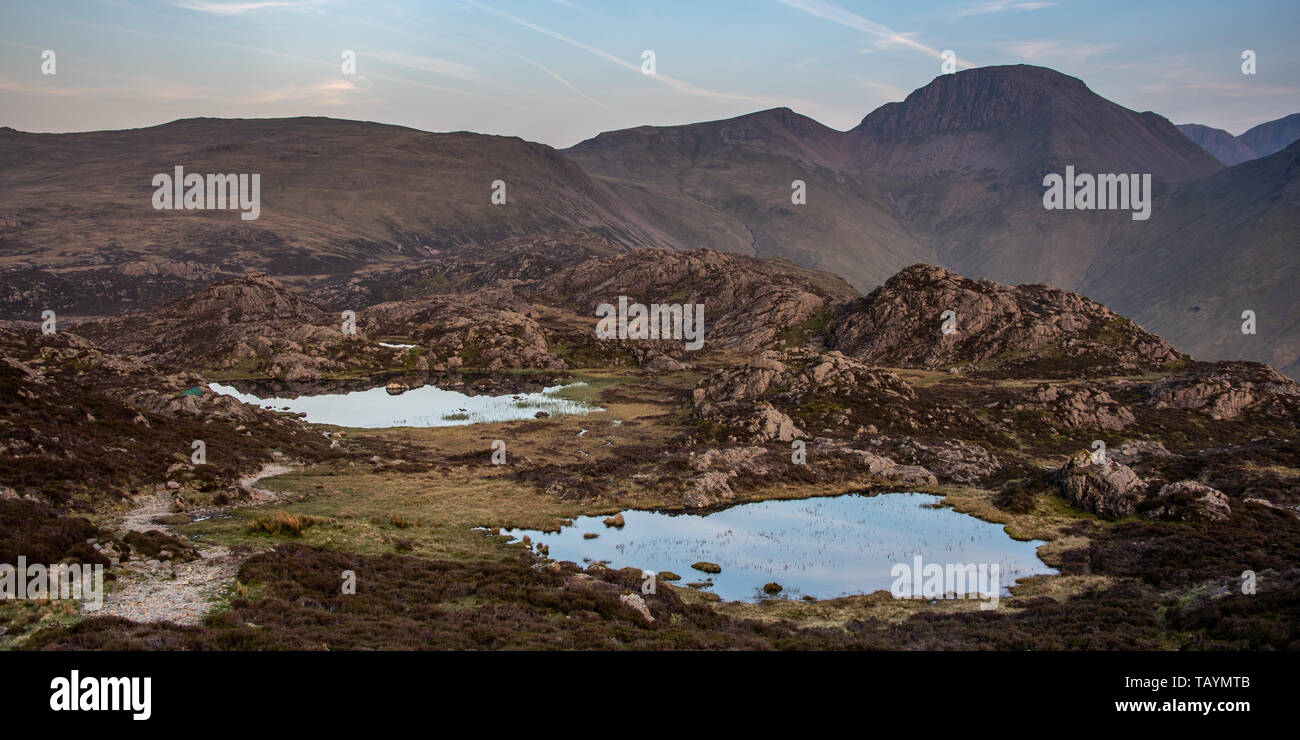 Small water tarn hi-res stock photography and images - Alamy