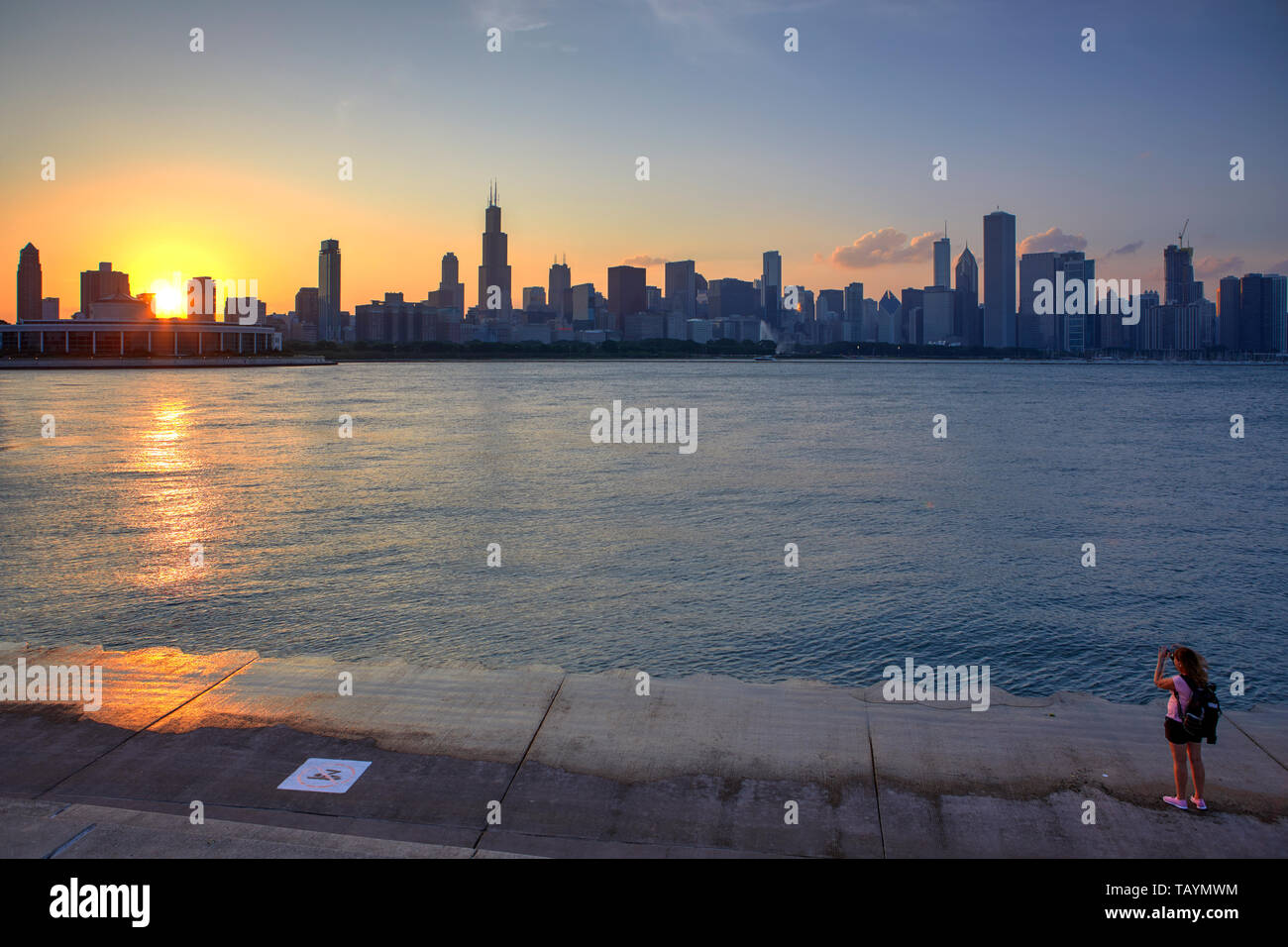 Chicago Skyline at sunset, Chicago, Illinois, United States Stock Photo ...