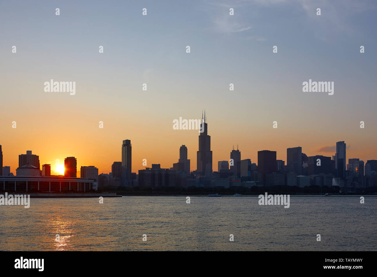 Chicago Skyline at sunset, Chicago, Illinois, United States Stock Photo ...