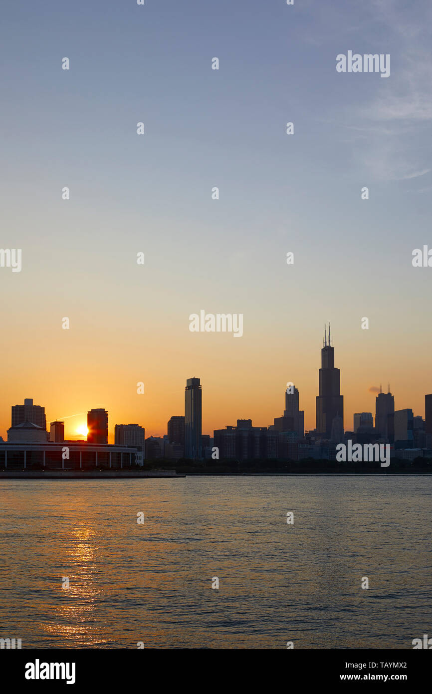 Chicago Skyline at sunset, Chicago, Illinois, United States Stock Photo ...