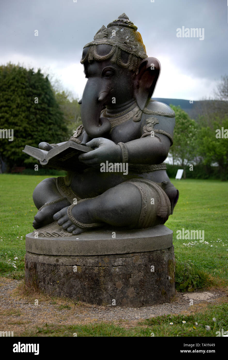 The group of musical and dancing Ganeshas Stock Photo - Alamy