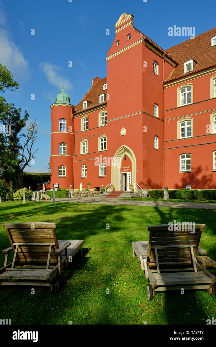 Spyker Castle / Schloss Spycker and gardens now converted into a hotel ...