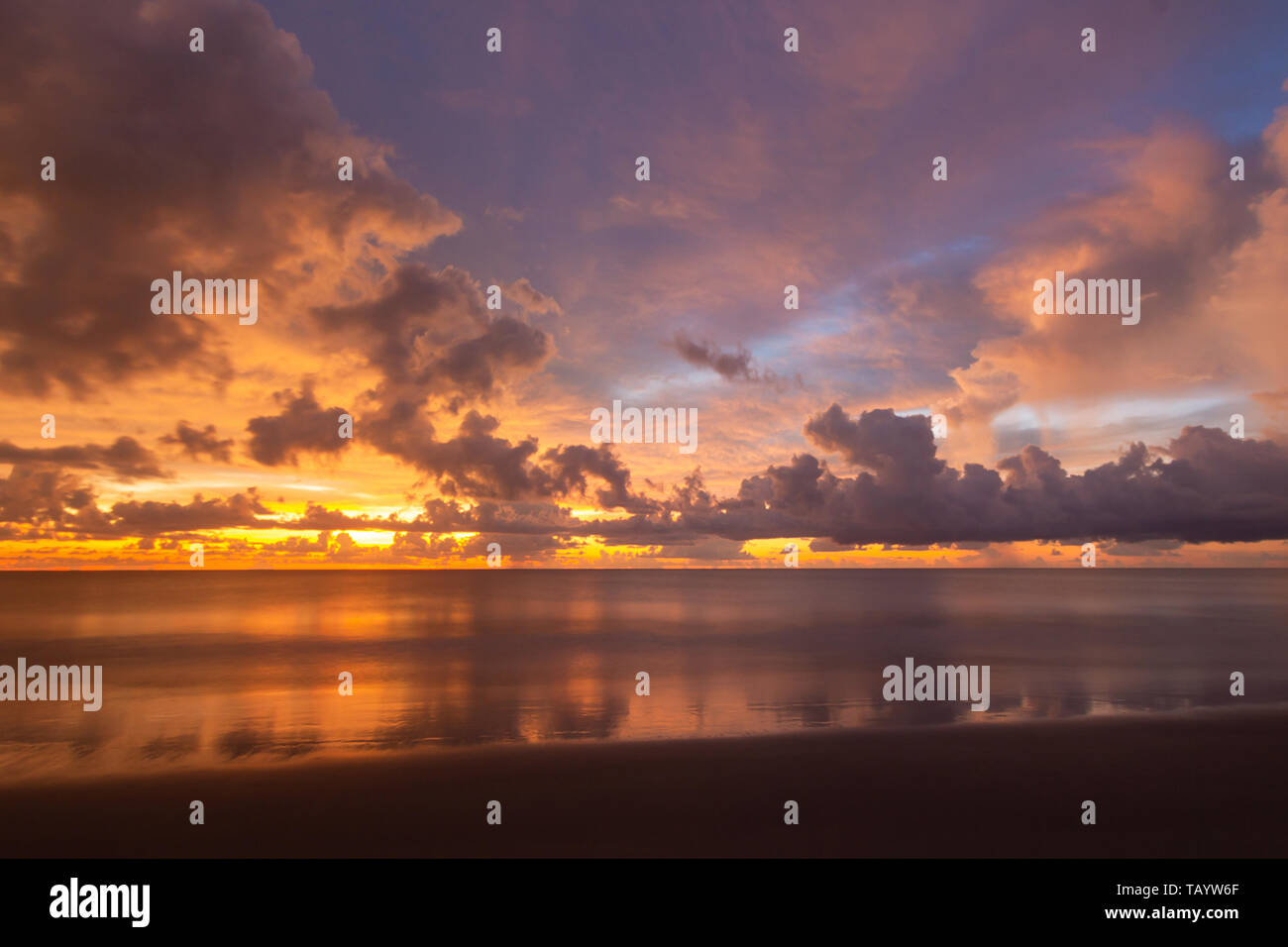 Landscape during sunset hi-res stock photography and images - Alamy