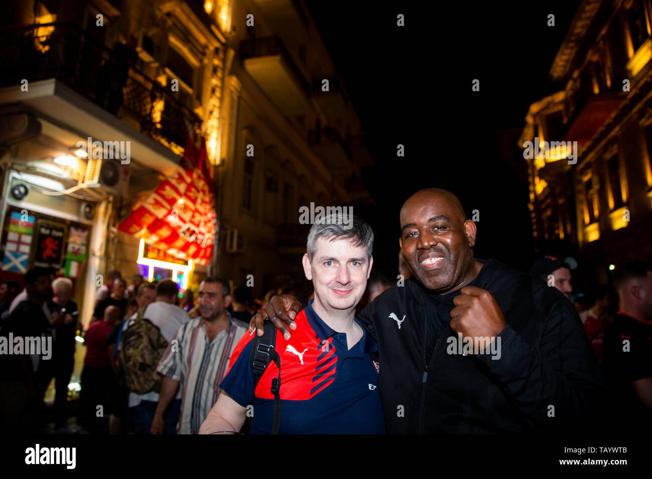 Arsenal fans outside red lion british pub hi-res stock photography and ...