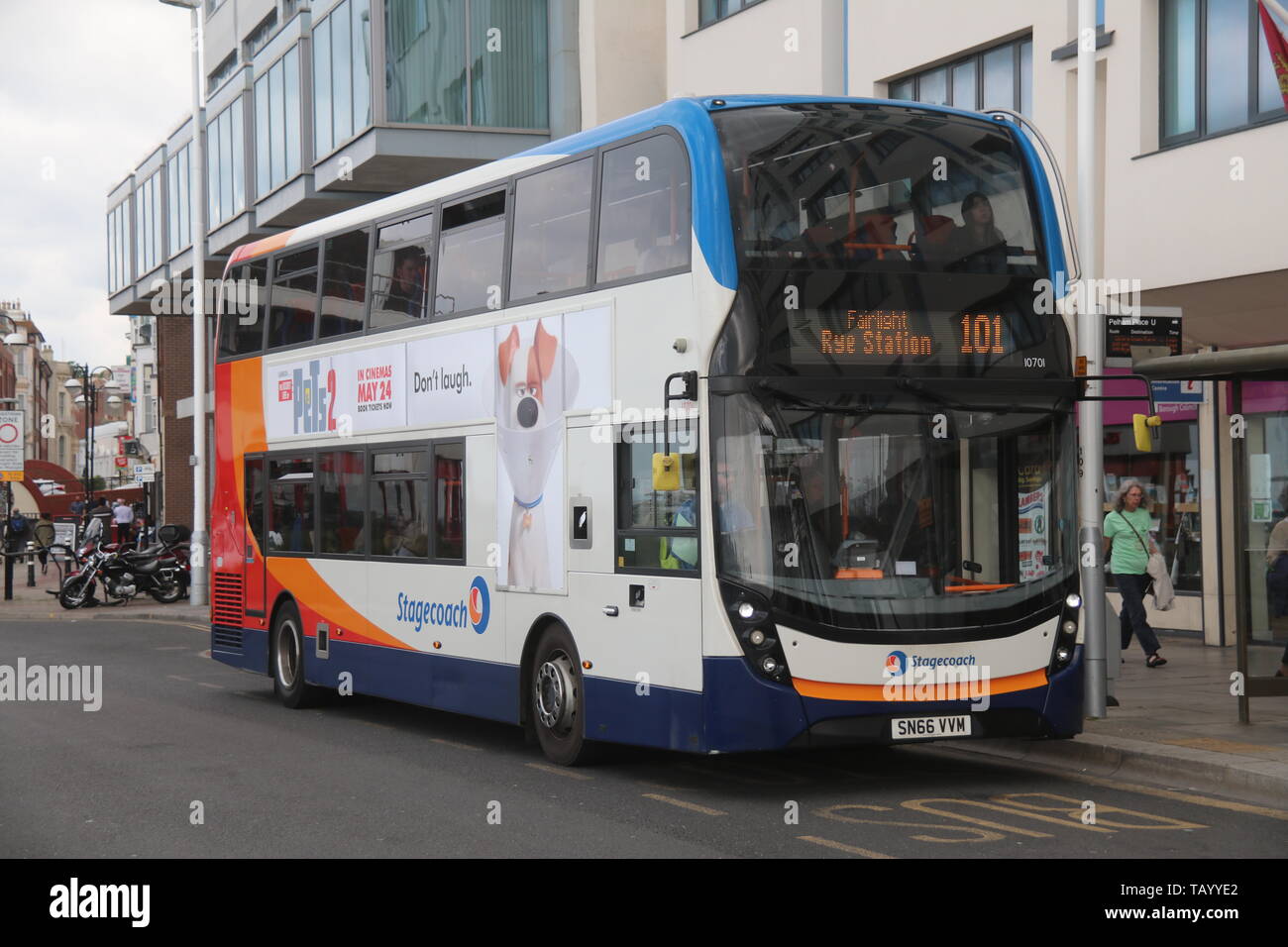 Alexander Dennis Enviro 400 High Resolution Stock Photography and ...