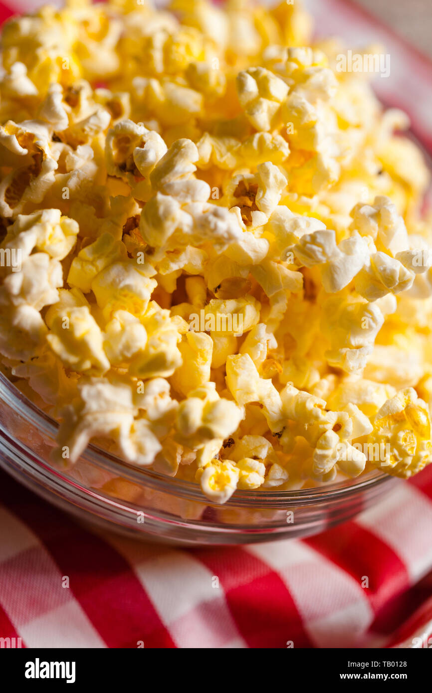 Cutting table movie hi-res stock photography and images - Alamy