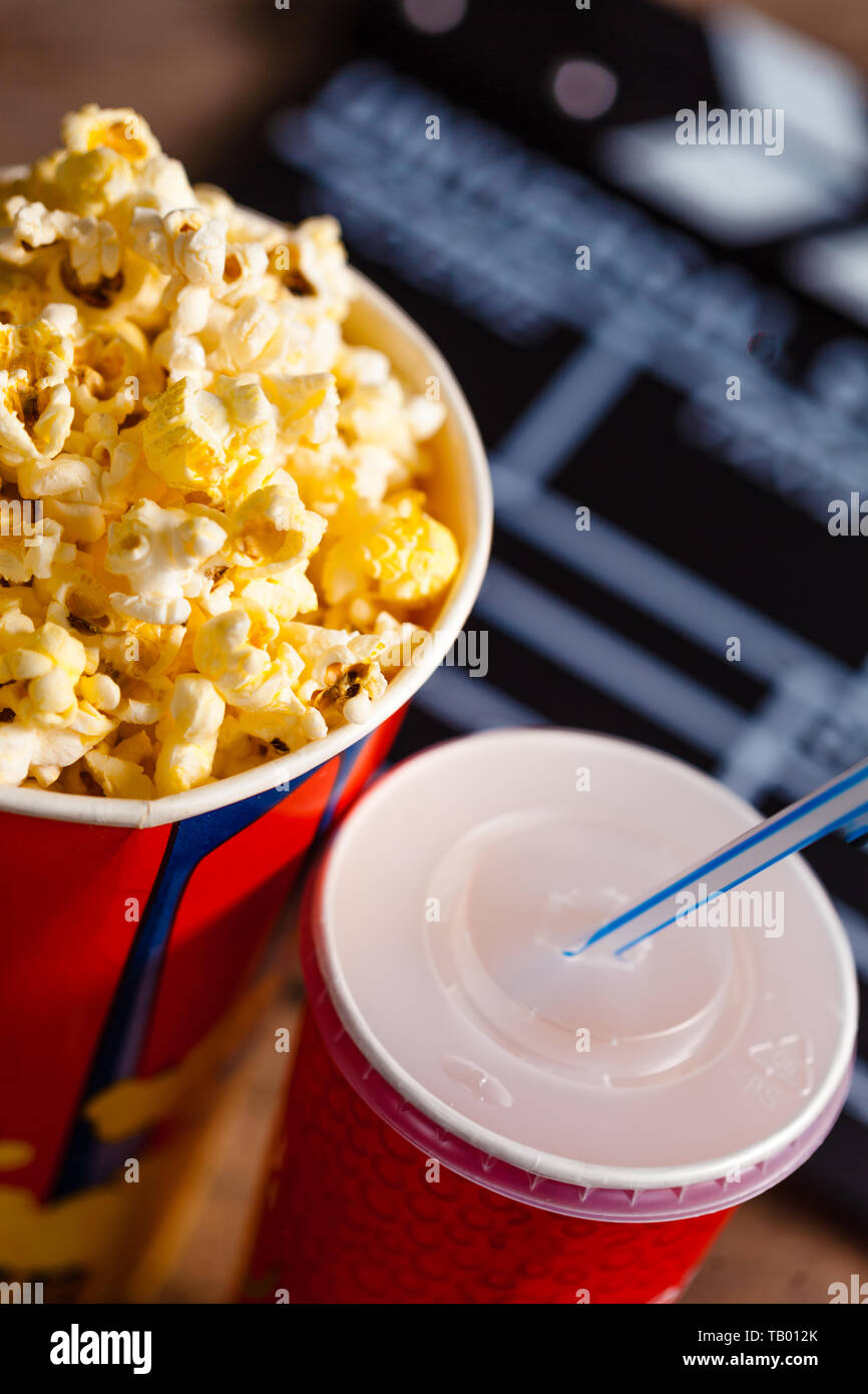 Styrofoam popcorn hi-res stock photography and images - Alamy