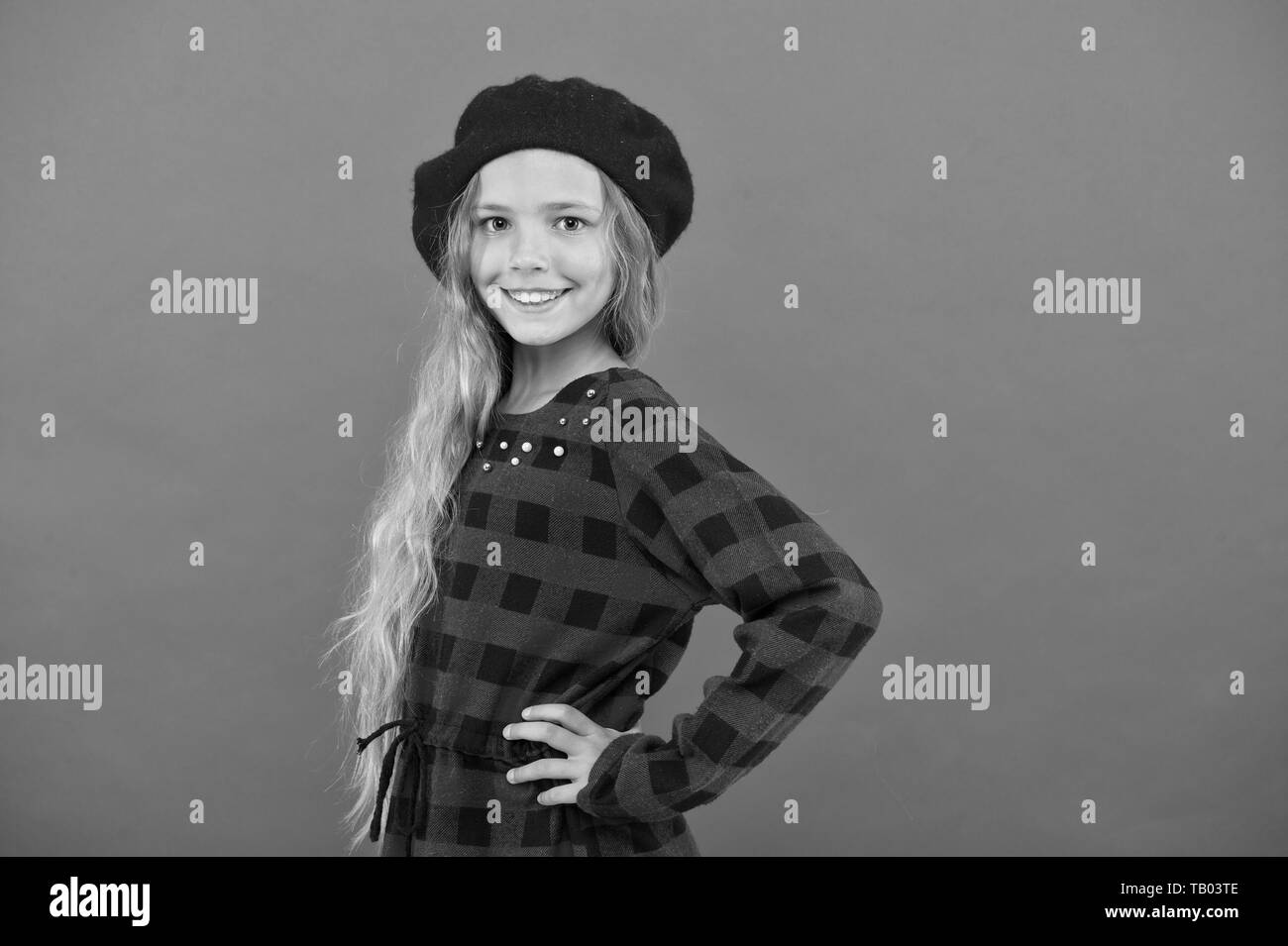 How to wear french beret. Beret style inspiration. How to wear beret ...