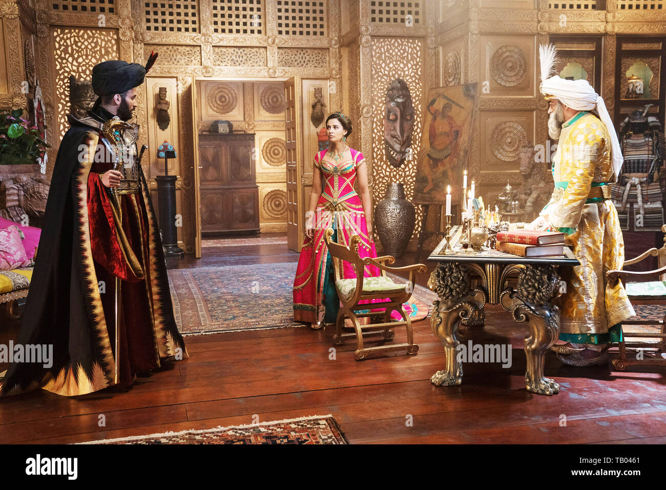 ALADDIN, from left: Marwan Kenzari as Jafar, Naomi Scott as Jasmine ...