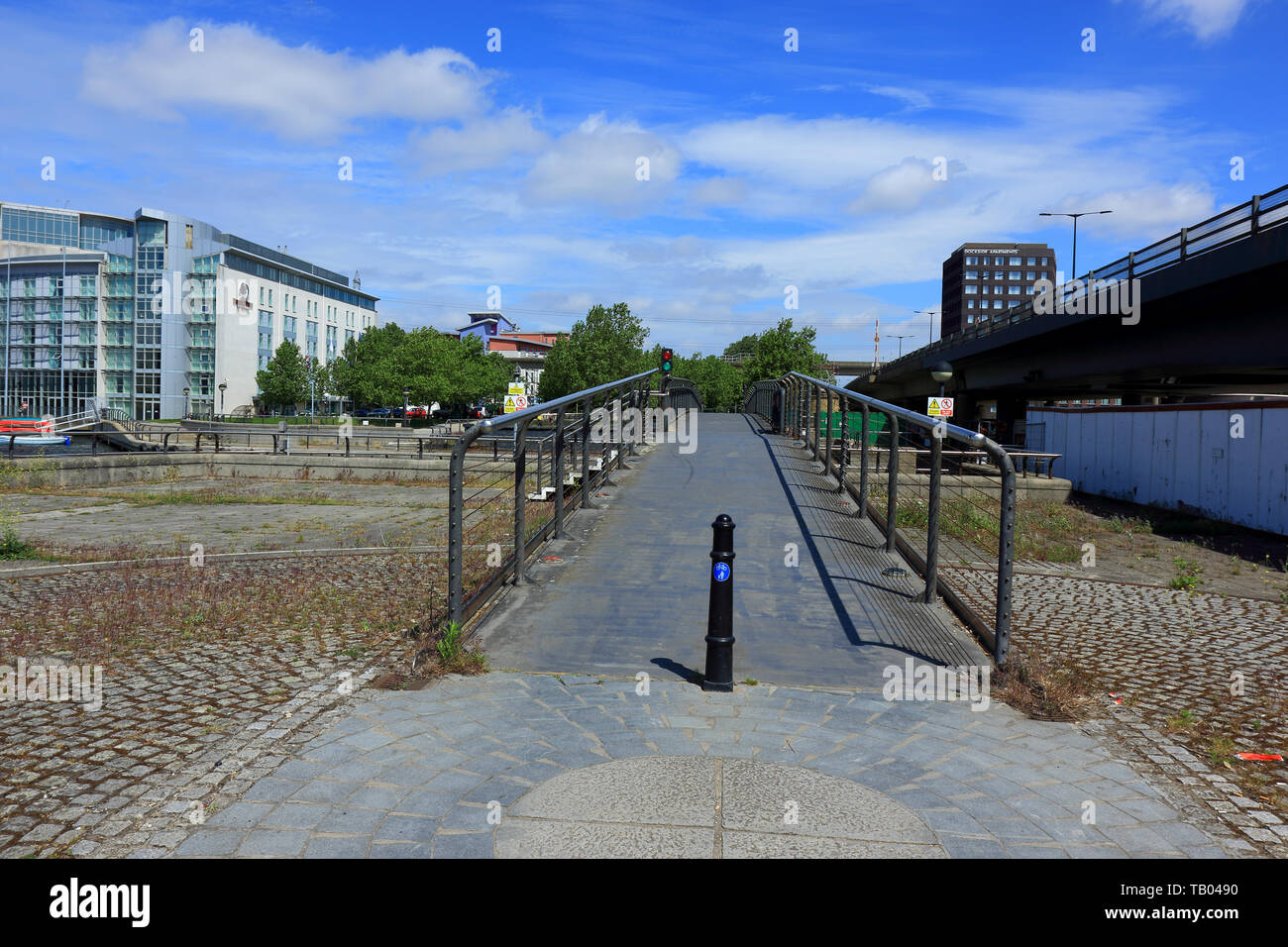 Connaught bridge hi-res stock photography and images - Alamy