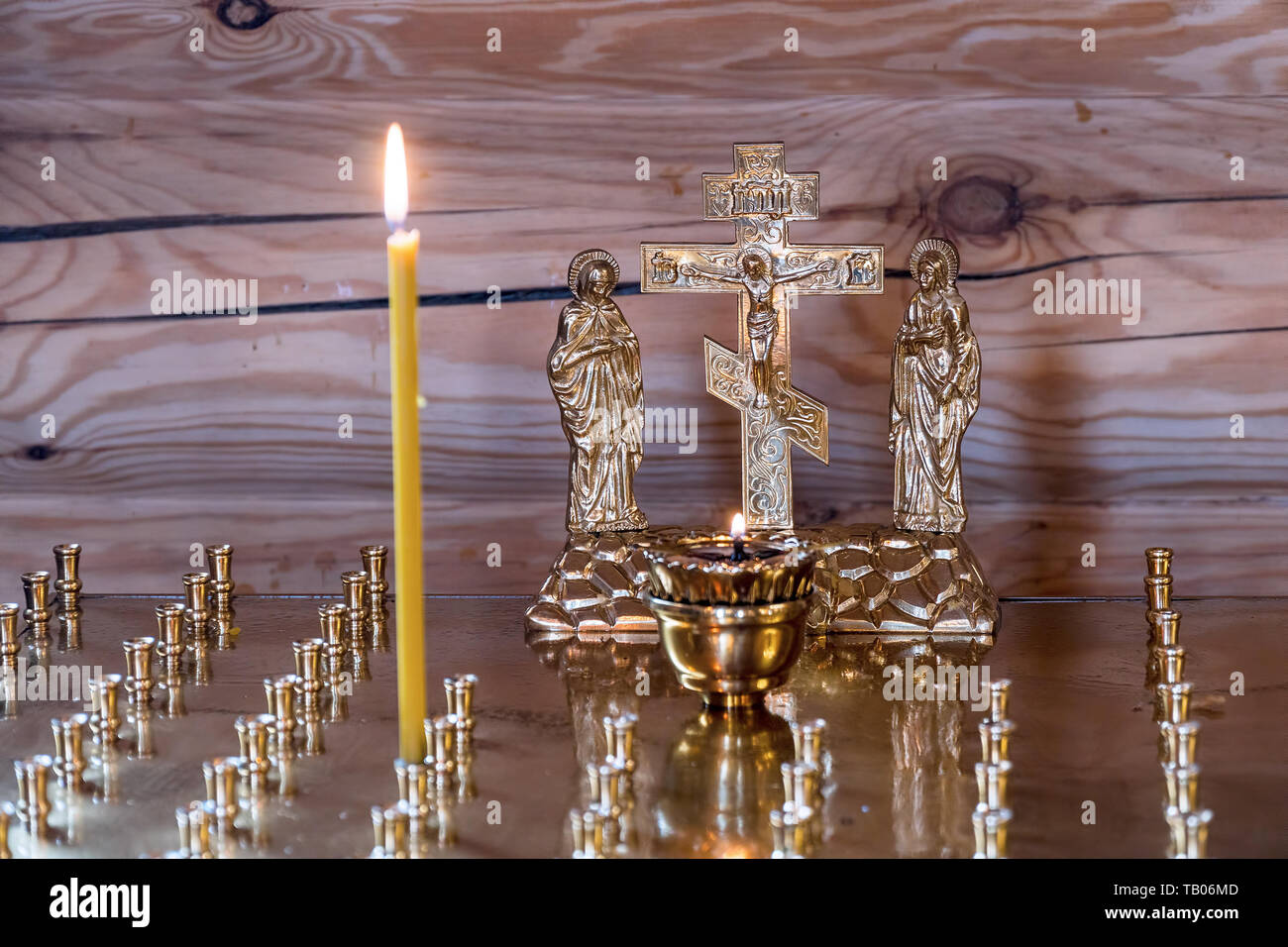 Candle for the rest of the soul Stock Photo - Alamy