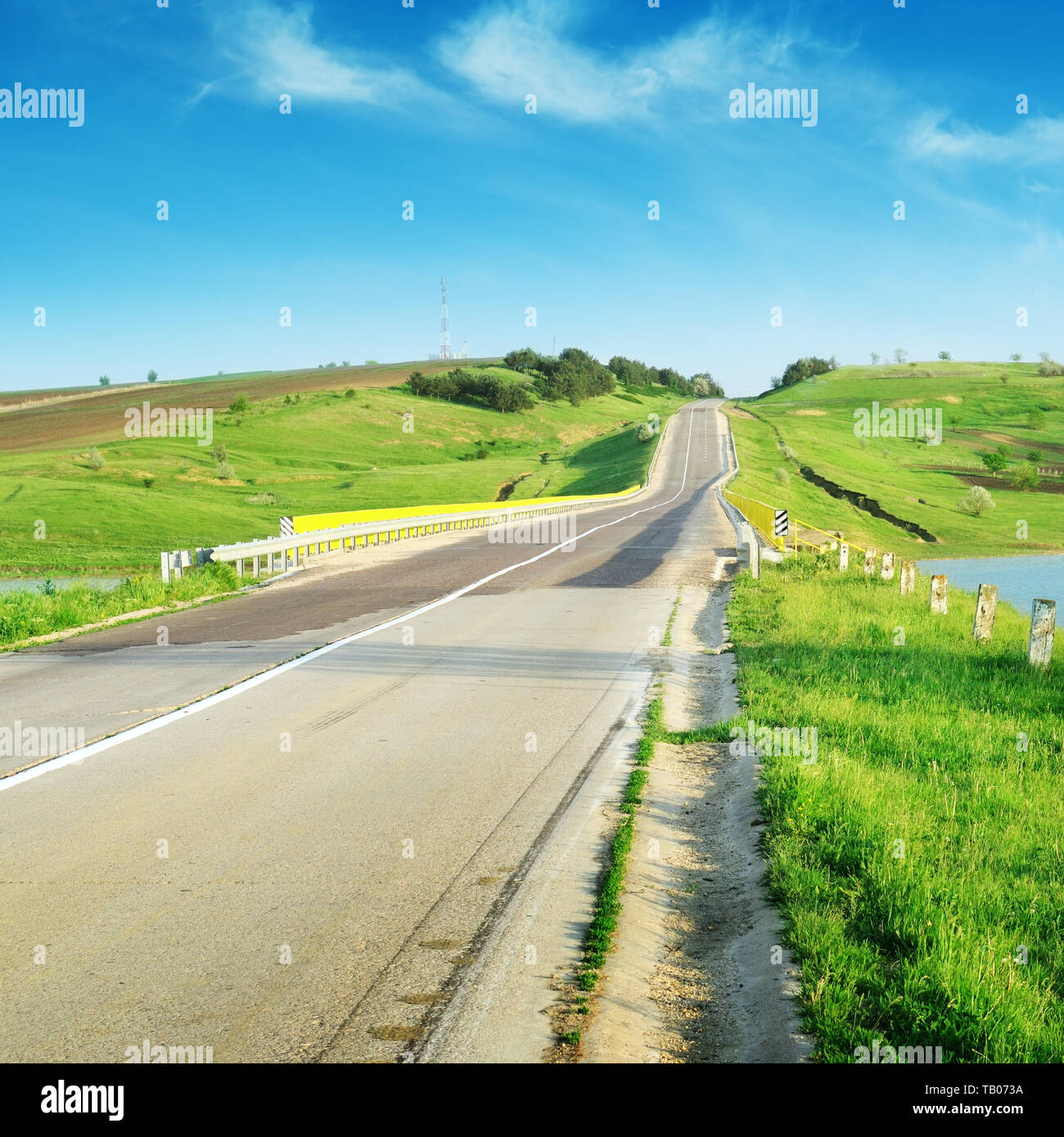 Hilly terrain hi-res stock photography and images - Alamy