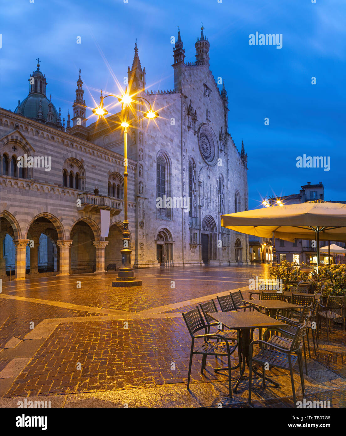 Como cathedral architecture history hi-res stock photography and images ...