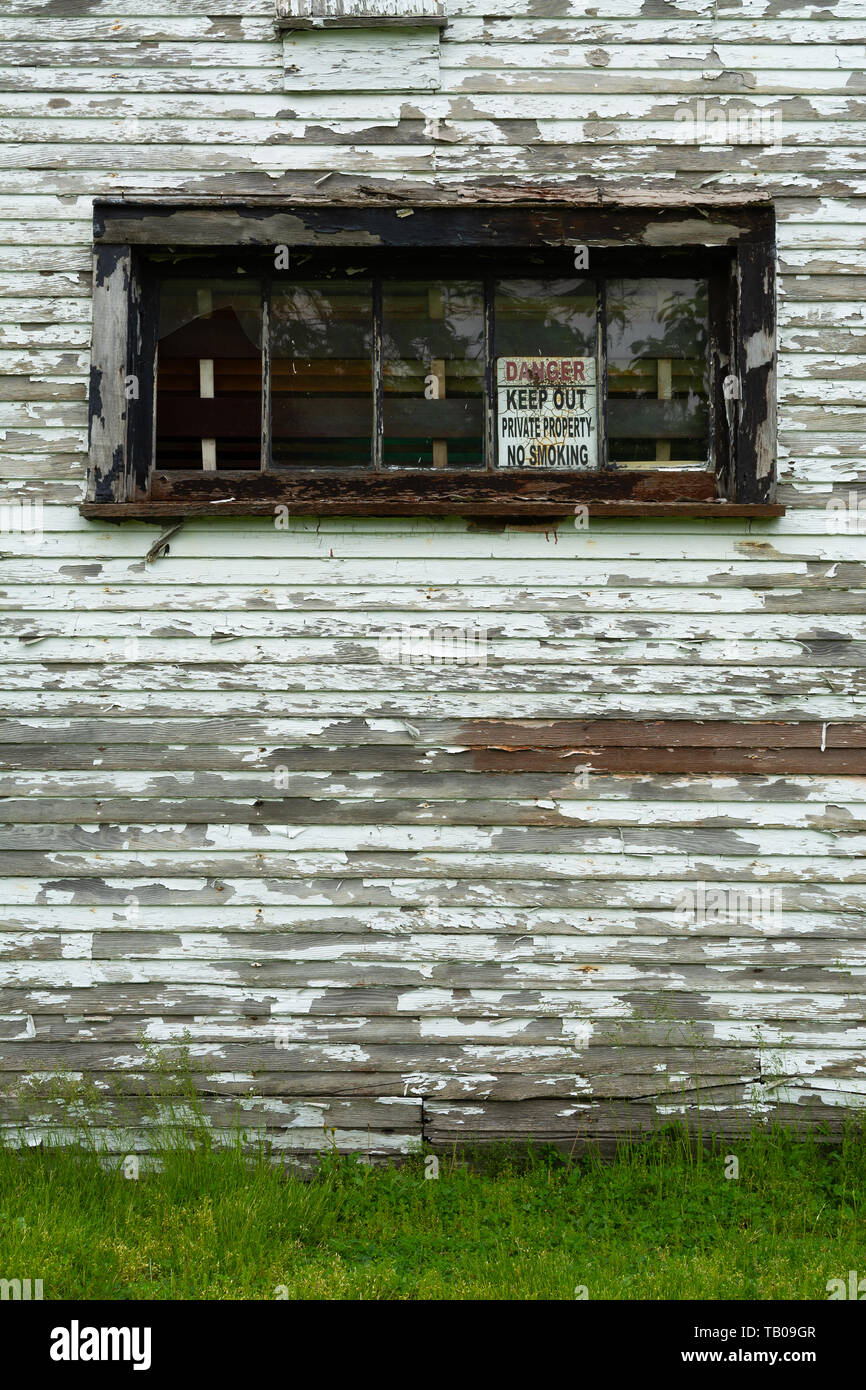 Side of old weathered building in the Midwest Stock Photo - Alamy