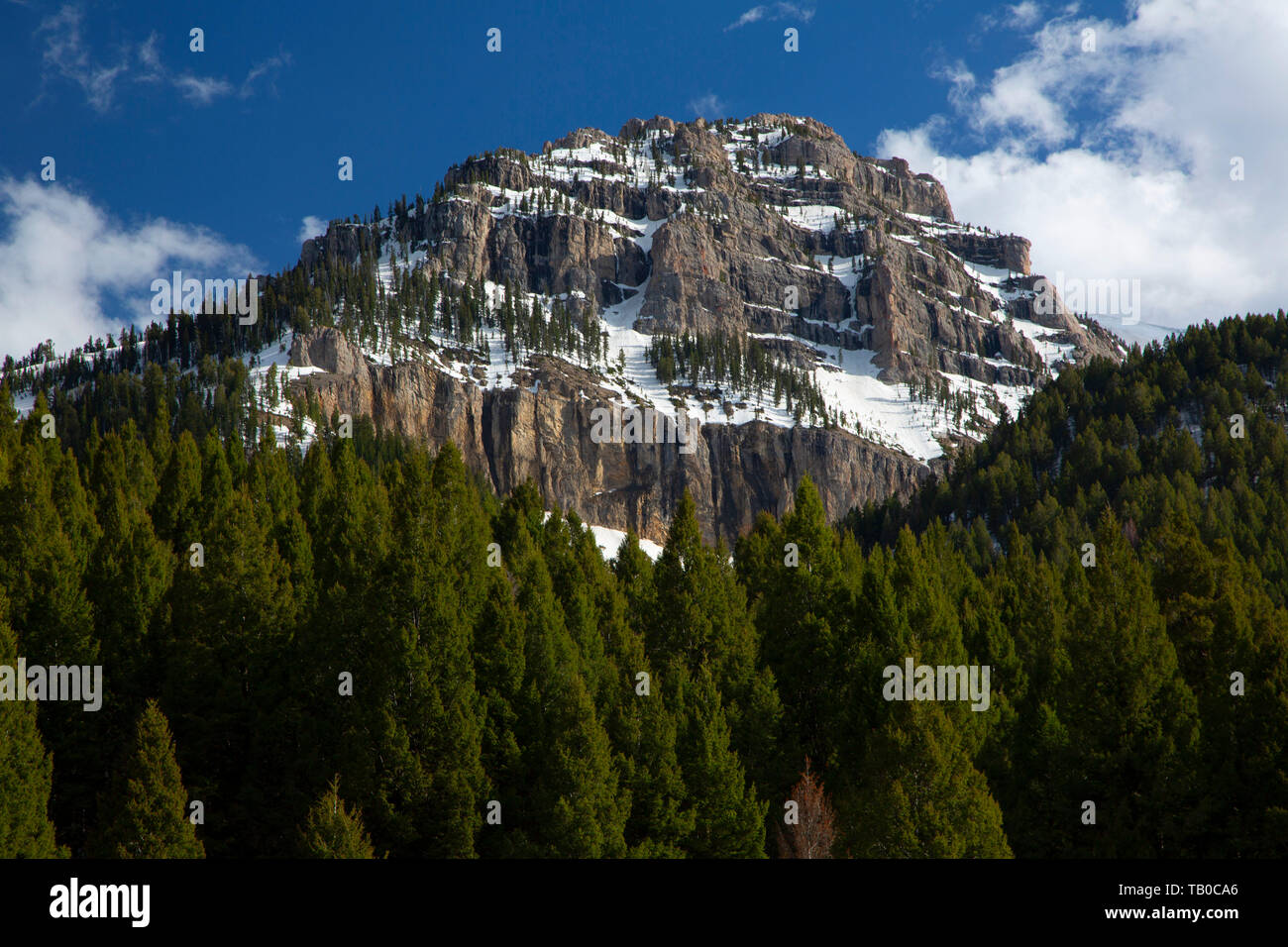 Steep rugged mountains hi-res stock photography and images - Alamy