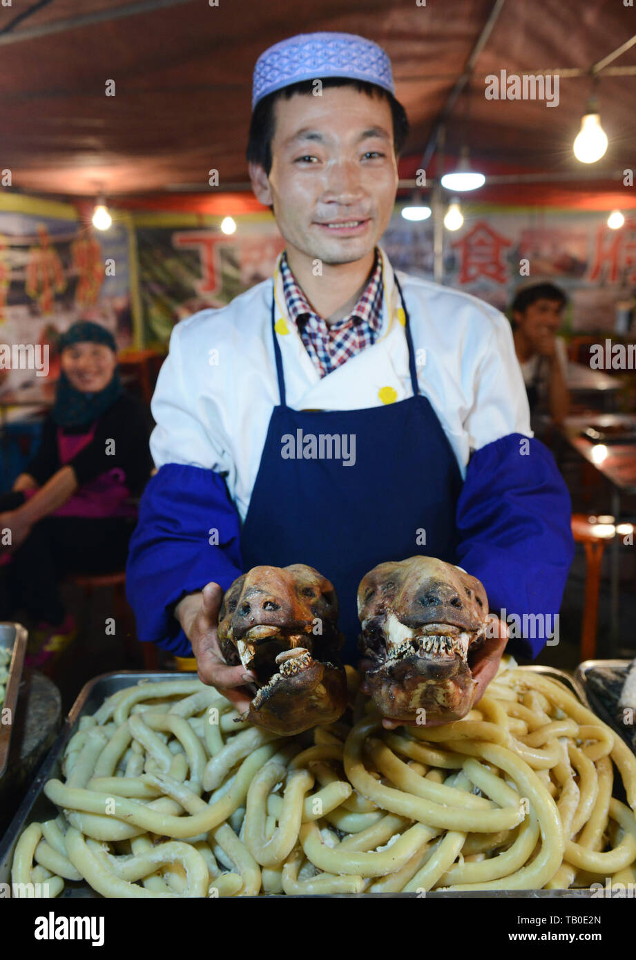 Sheep holding hi-res stock photography and images - Alamy