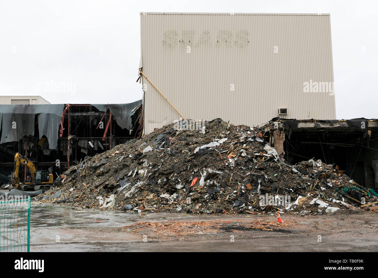 Demolition sign hi-res stock photography and images - Alamy