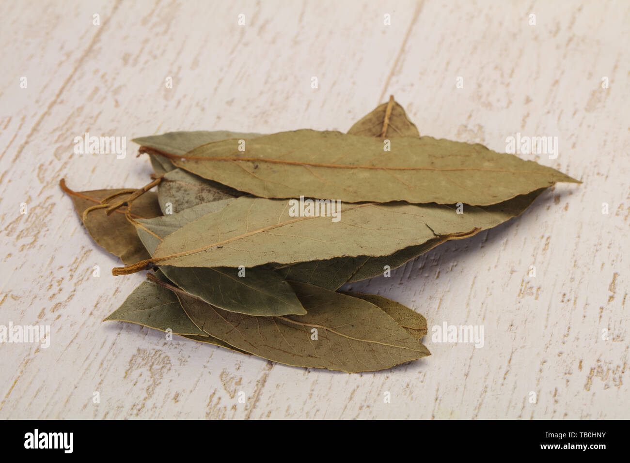 Dry laurel leaves - ready for cooking Stock Photo - Alamy