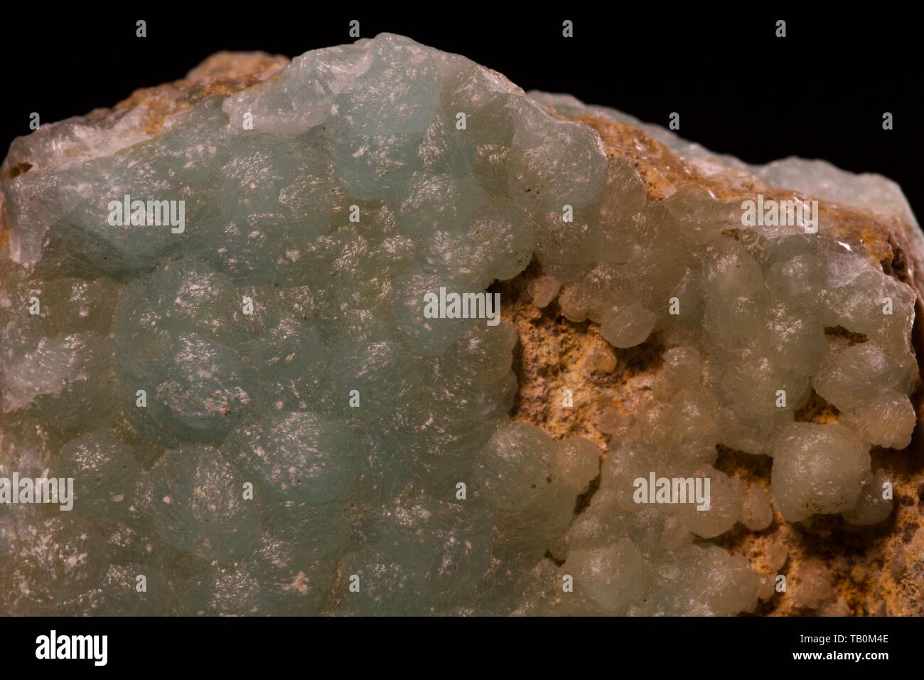 Close up Photo of Blue Hemimorphite Crystal. UK Stock Photo - Alamy