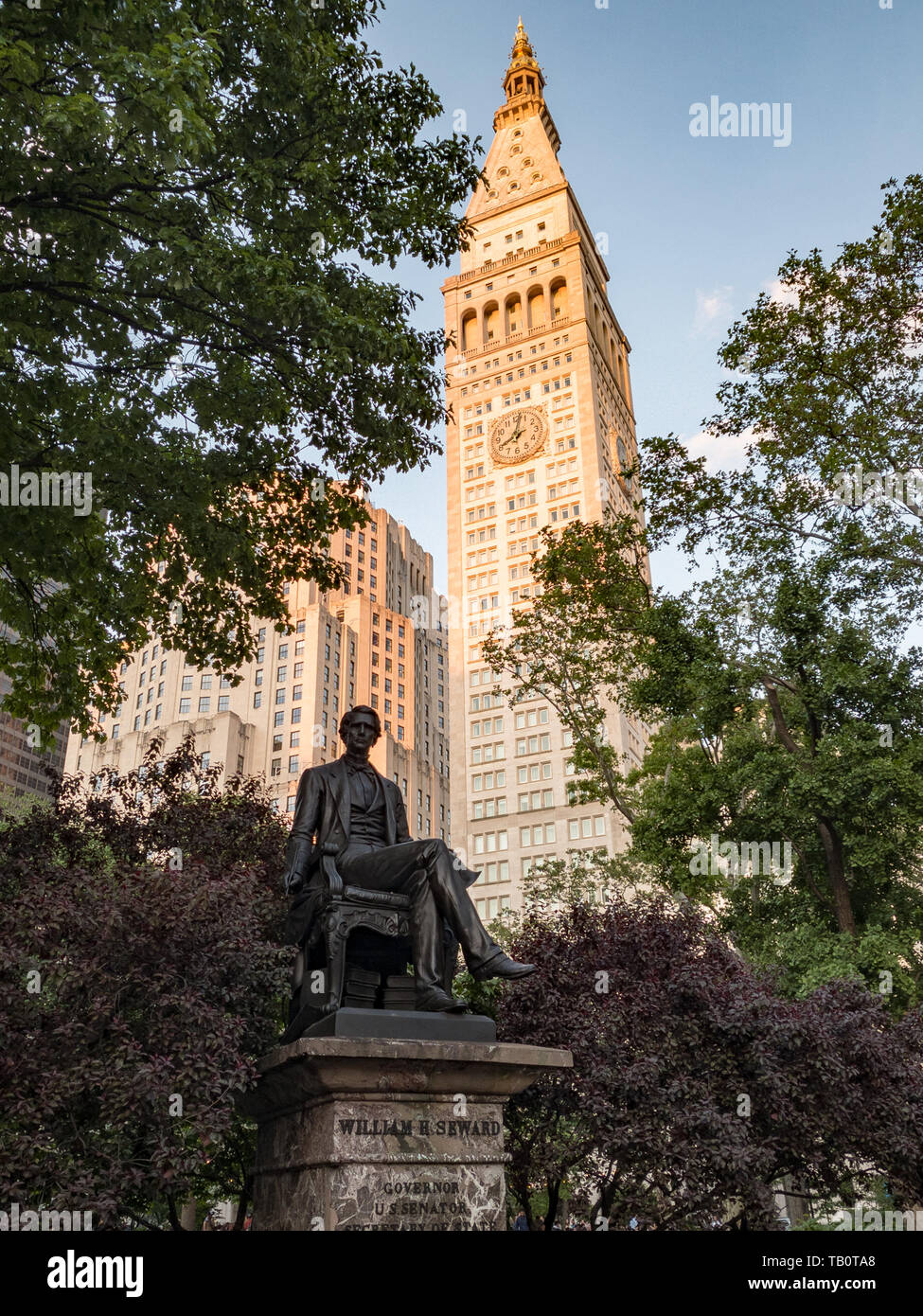 Clock tower of the metropolitan life insurance company building hi-res ...