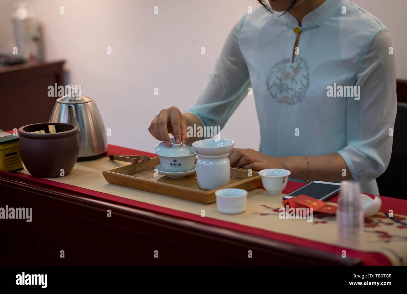 Chinese tea ceremony set the show for exchange student, It’s a ancient ...