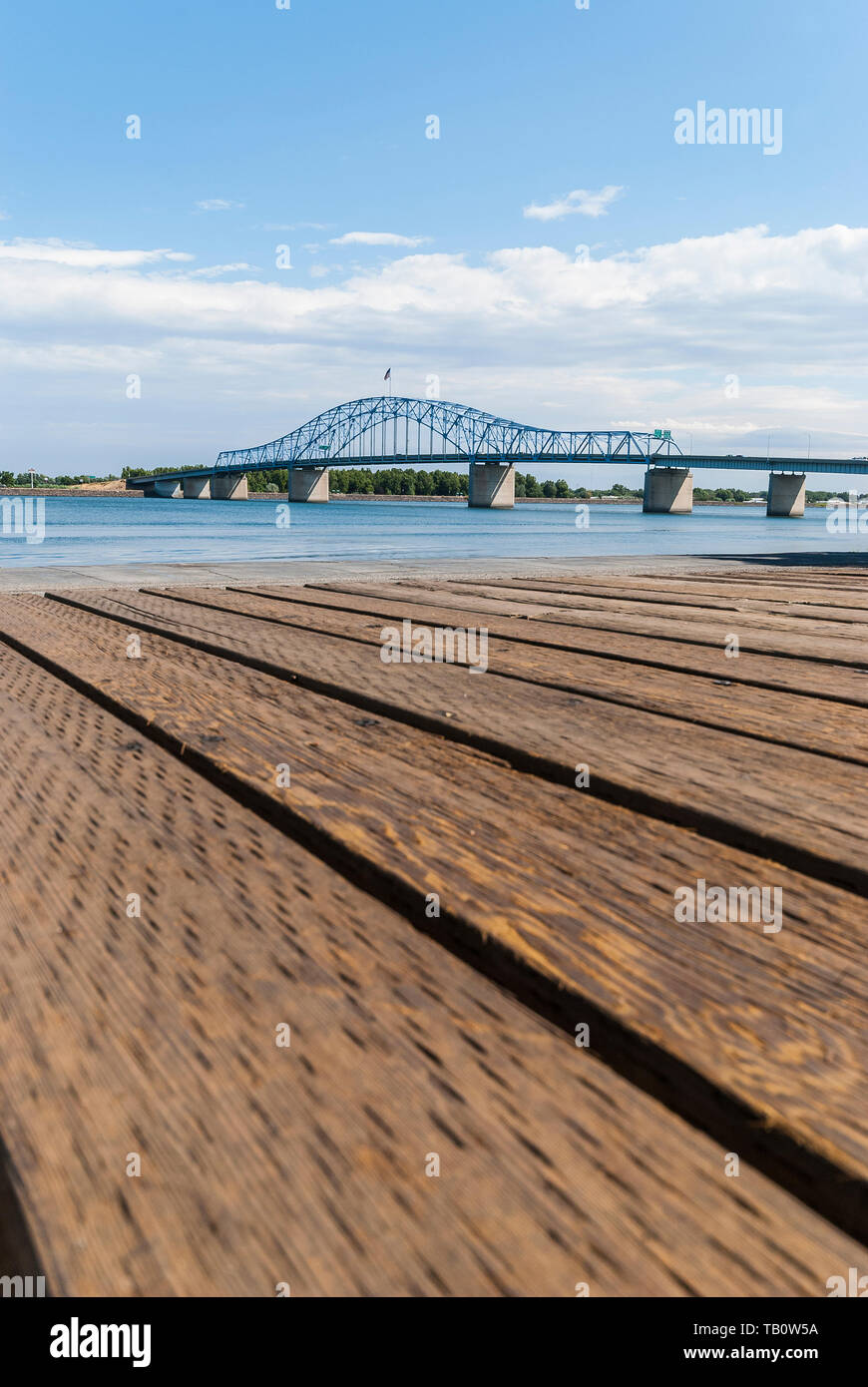 Blue bridge kennewick hi-res stock photography and images - Alamy