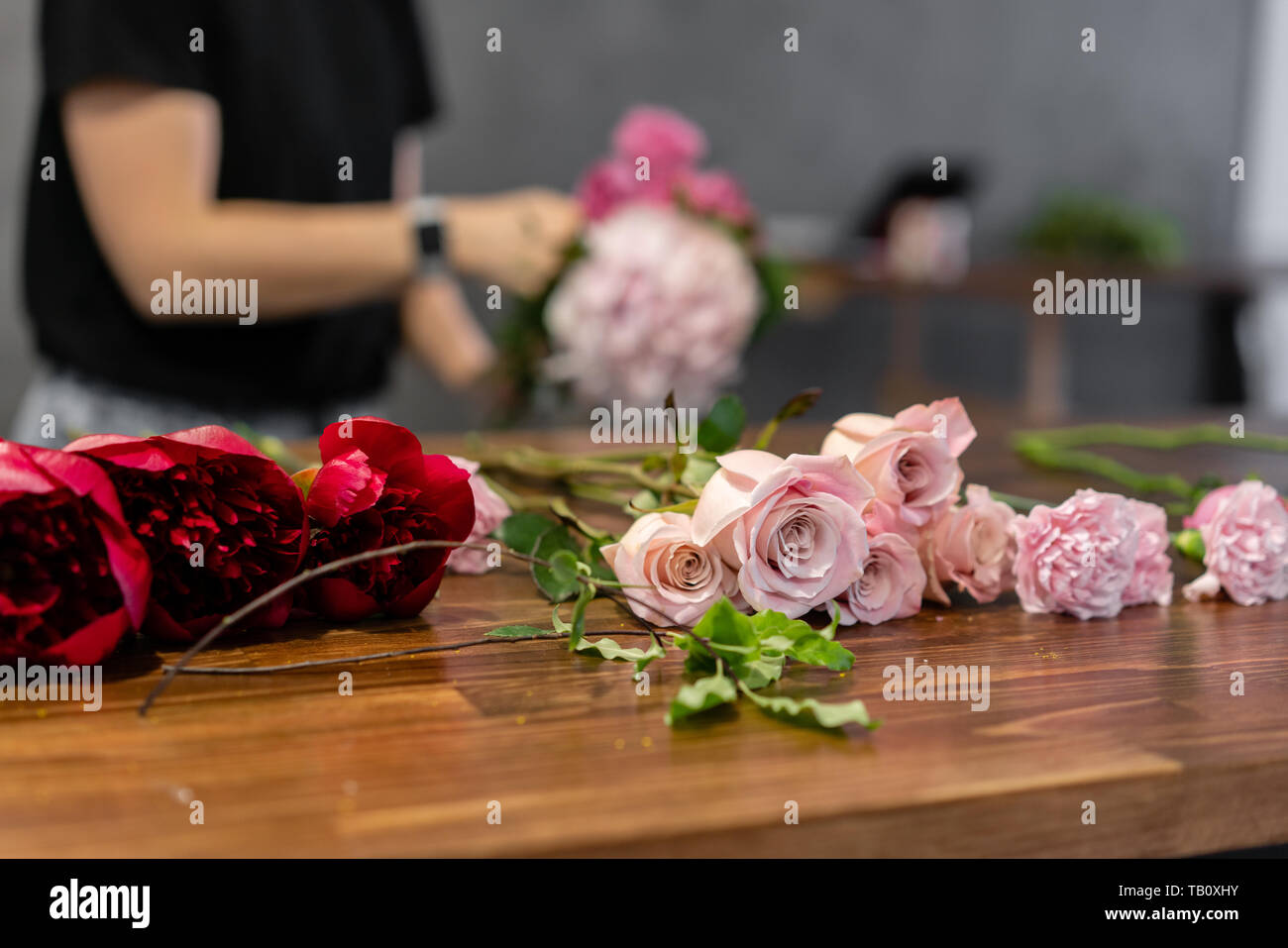 The job of a florist. Master class on making bouquets. Summer bouquet ...