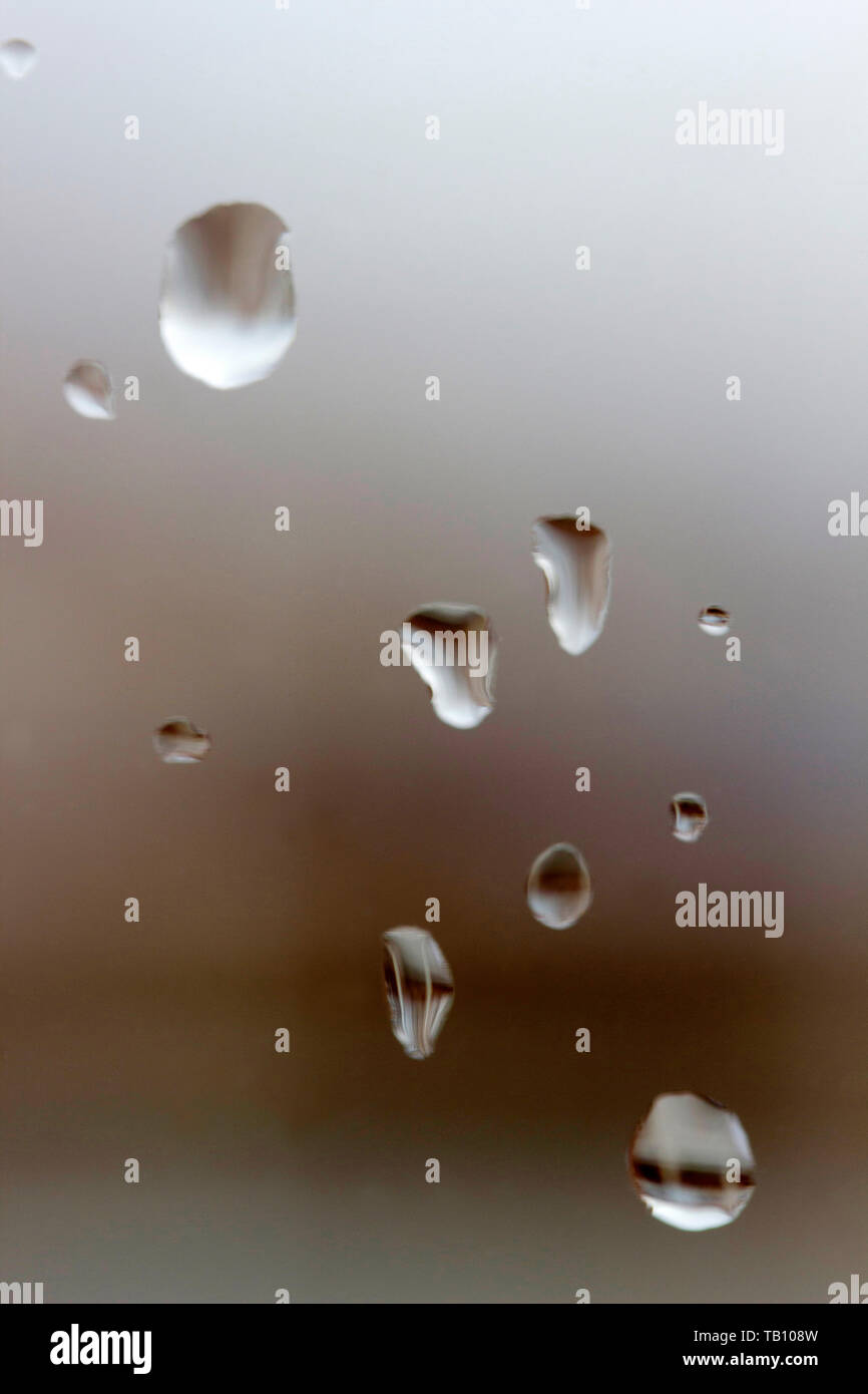 Spraying liquid on glass window hi-res stock photography and images - Alamy