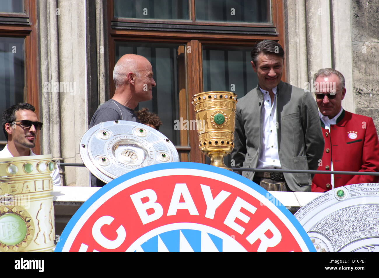 Renato Sanches, James Rodriguez und Jerome Boateng bei der Meisterfeier ...