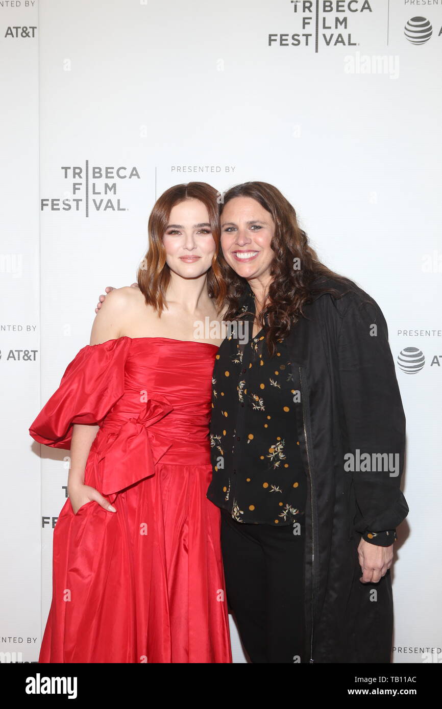2019 Tribeca Film Festival - Buffaloed - Premiere Featuring: Zoey ...
