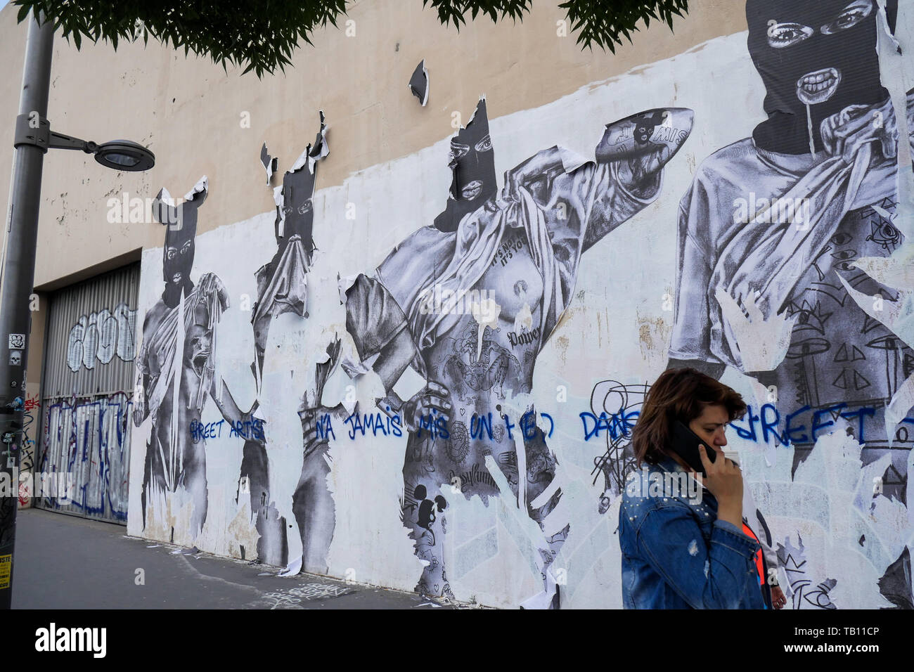 Torn stencils hi-res stock photography and images - Alamy